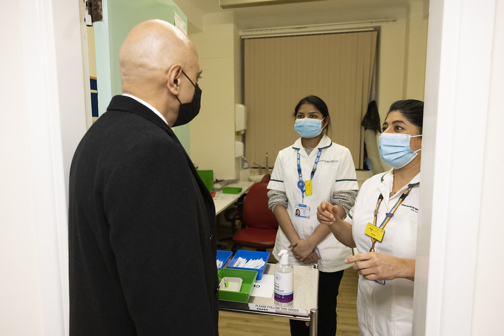 UK Government accepts JCVI advice on COVID-19 paediatric vaccination ...