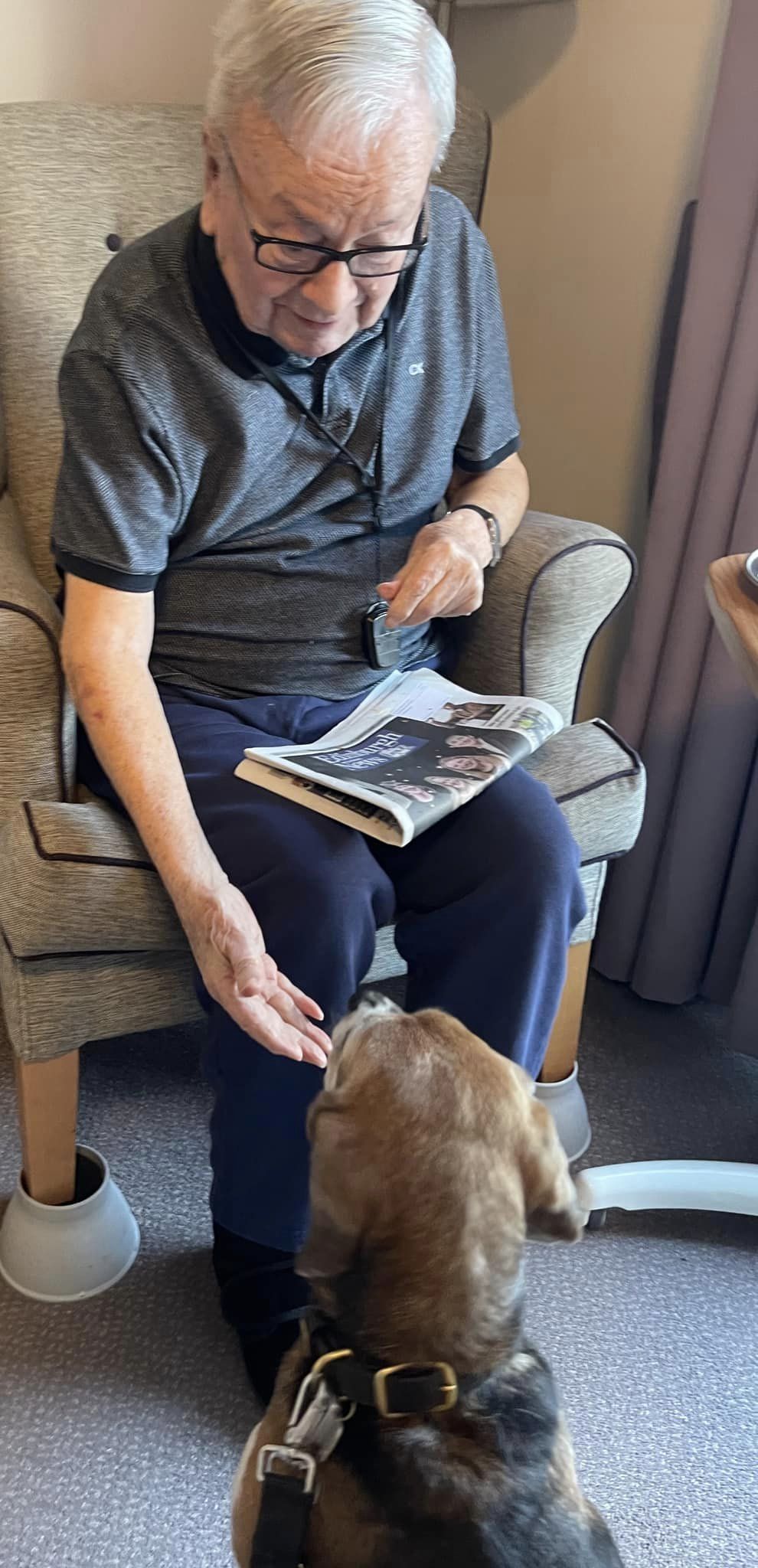 Furry friend visits Queens Manor – The NEN – North Edinburgh News
