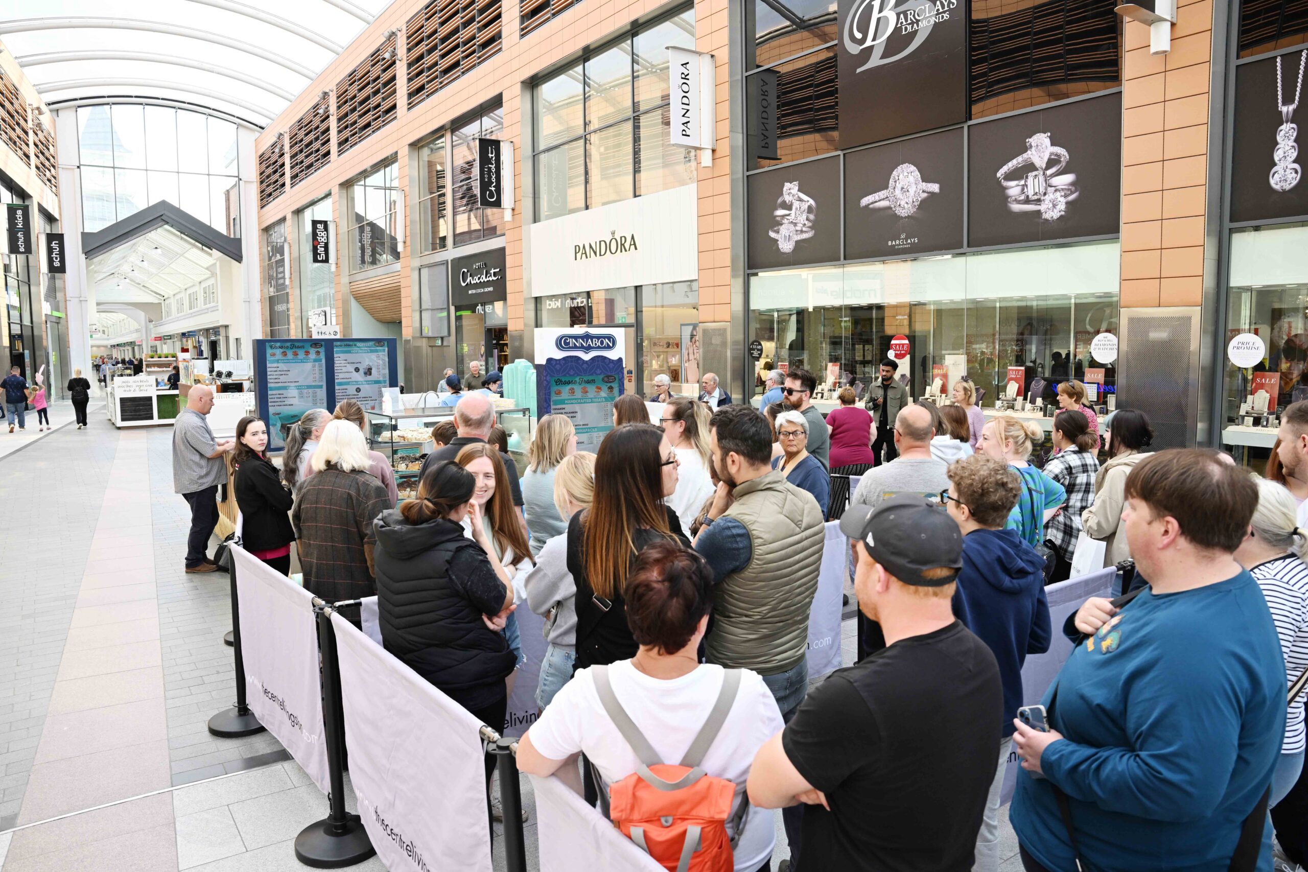 Foodies queue for hours at the opening of Scotland’s first Cinnabon ...