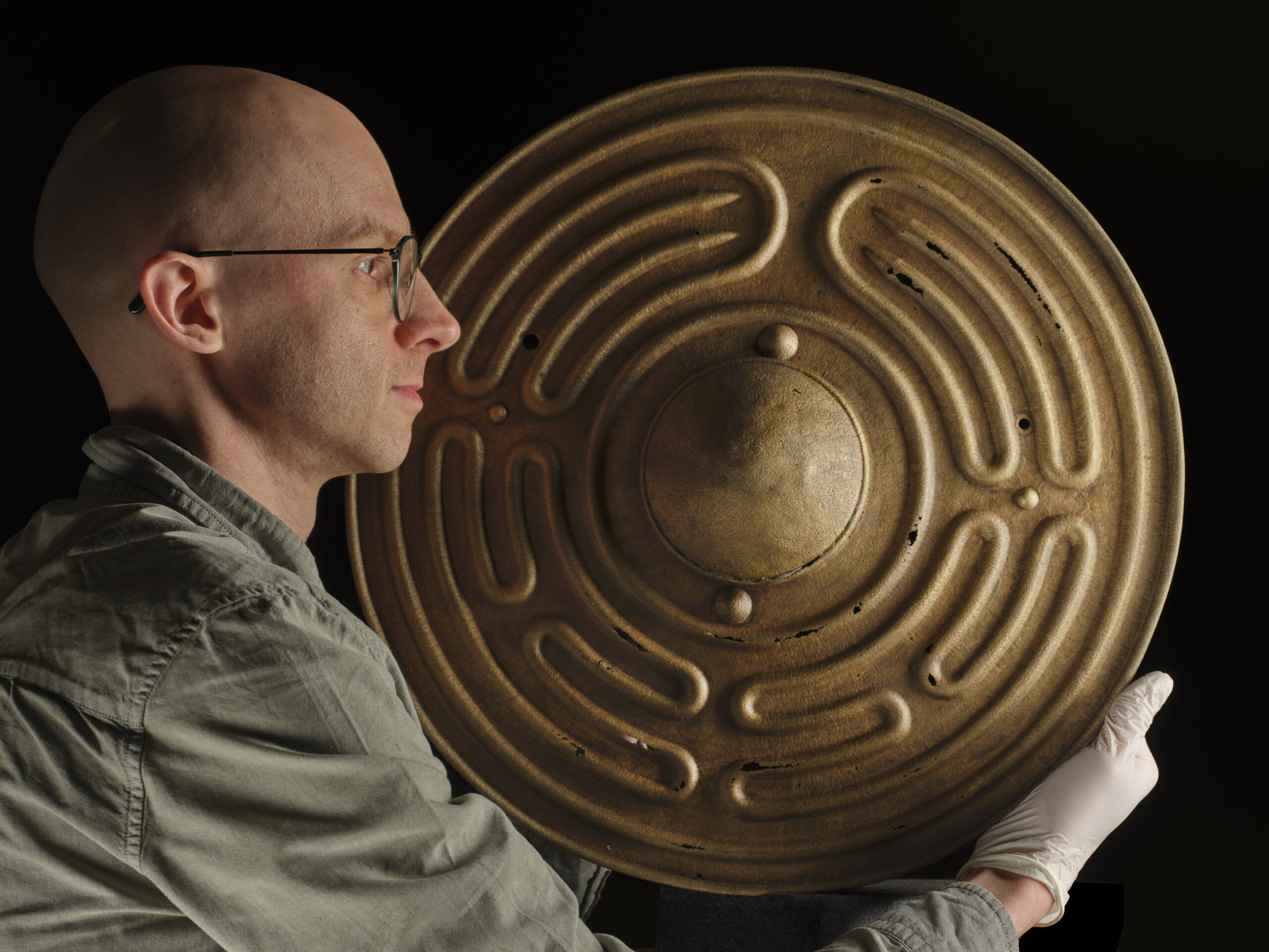 Bronze Age shield returns to Scotland for first time in over 200 years ...